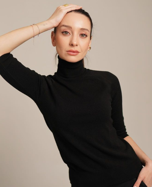 Hazal Kadak Kimdir? Nereli? Kaç Yaşında? Boyu, Kilosu Kaç? Oynadığı ...